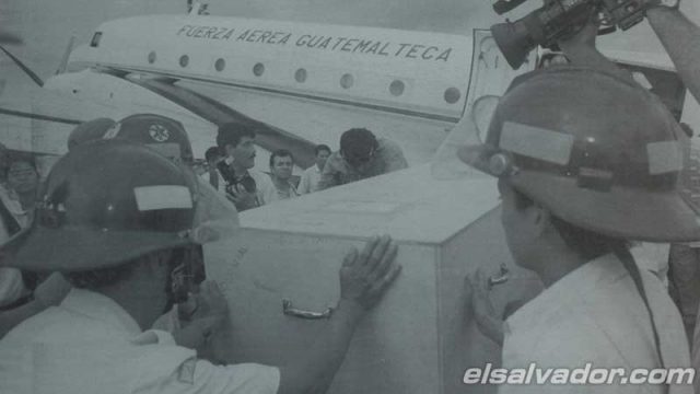 EN IMÁGENES: Se cumplen 28 años del accidente de Aviateca en el volcán ...