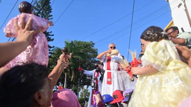 Feligreses conmemoran a los Santos Niños Inocentes en Antiguo Cuscatlán ...