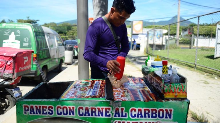 Conoce estos platillos callejeros: Un delicia para los salvadoreños ...