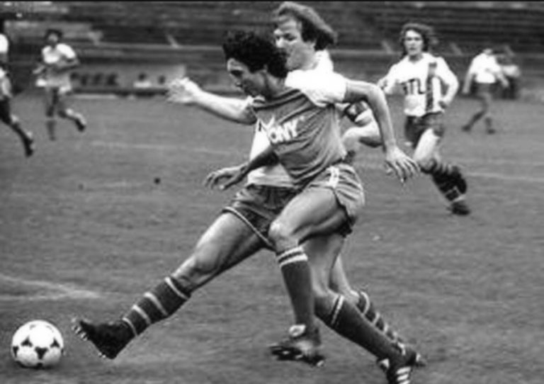 "Mágico" González: 67 años de un genio del fútbol que cautivó a El ...