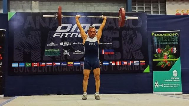 Eva M. Dimas brilla en Panamericano Máster de halterofilia