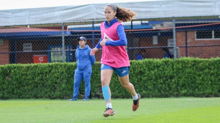 Danielle Fuentes anotó su primer gol en Cruz Azul - Noticias de El Salvador