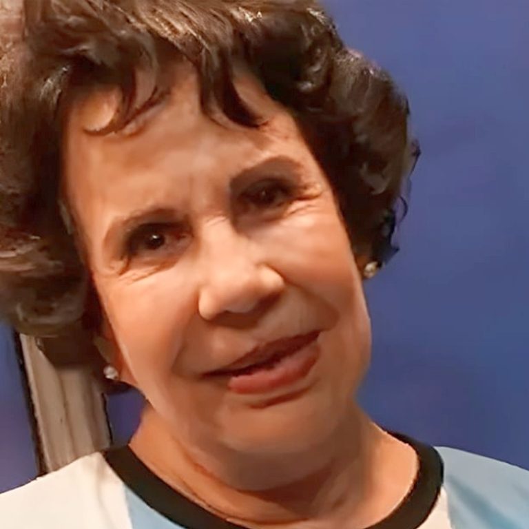 Muere Nancy MacKenzie, la voz latina de Marge Simpson - Noticias de El ...