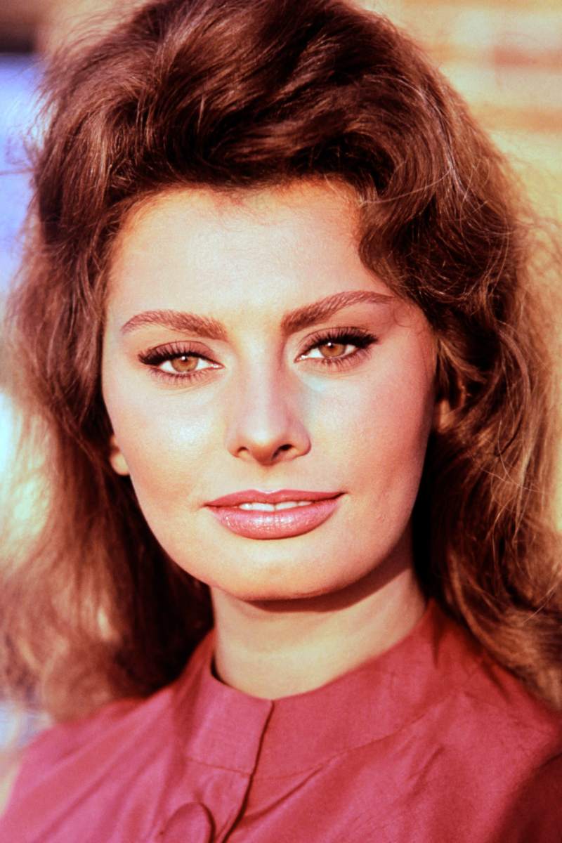 Sophia Loren es felicitada por sus 90 años "inimitables" de cine y ...