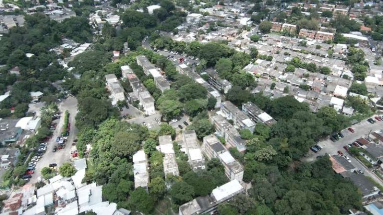 Así lucen los primeros edificios de la Zacamil a 55 años de su ...