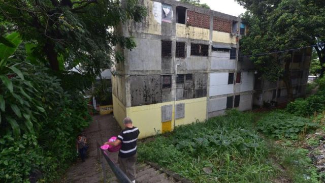 Así lucen los primeros edificios de la Zacamil a 55 años de su ...