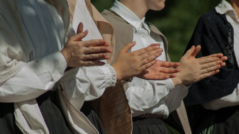 Distintas formas de saludarse alrededor del mundo - Noticias de El Salvador