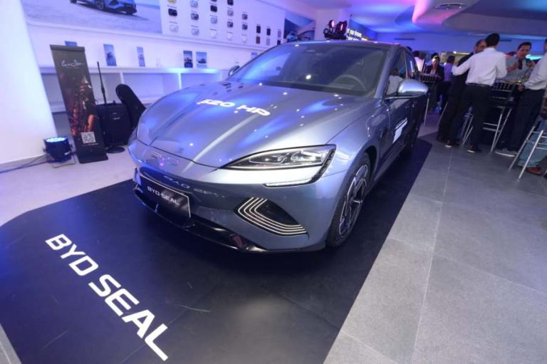 BYD inaugura su primera sala de ventas en El Salvador