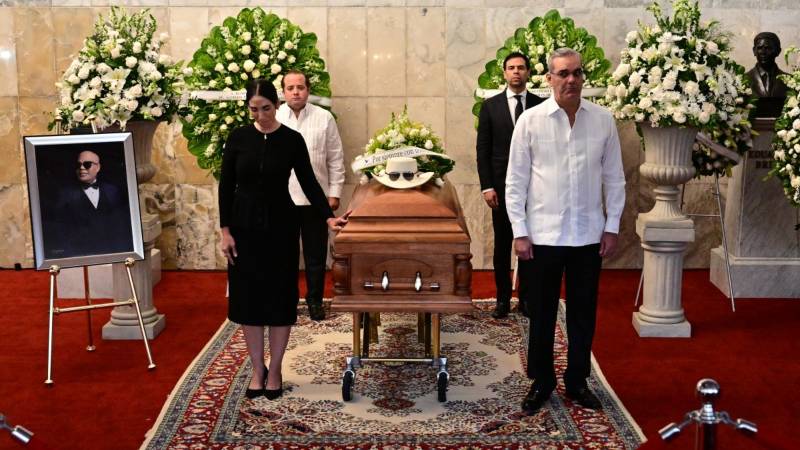 Dominicana rinde homenaje a Rubby Pérez, la voz del merengue - Noticias de El Salvador