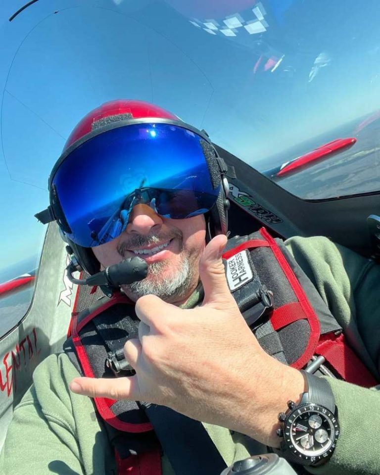 Muere Rob Holland, piloto que participó en Ilopango Air Show - Noticias ...