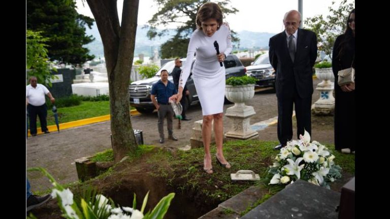Expresidenta Violeta de Chamorro fue sepultada en Costa Rica con ...