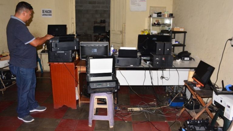 Santanecos o migueleños quién usa más el internet? - Noticias de El ...