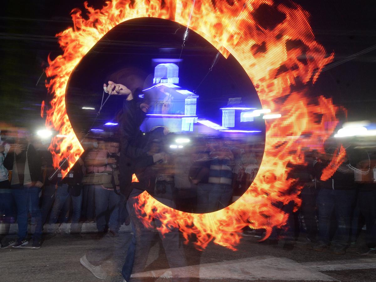 ¡Nejapa enciende la tradición con las bolas de fuego! - Noticias de El Salvador