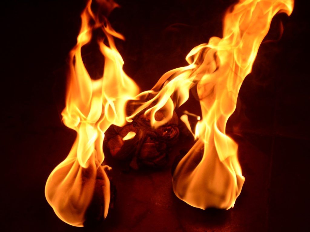 ¡Nejapa enciende la tradición con las bolas de fuego! - Noticias de El Salvador