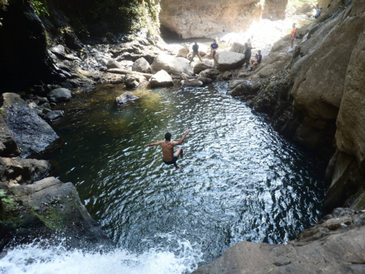 De la montaña a la poza: tour por las cascadas de Tamanique - Noticias ...