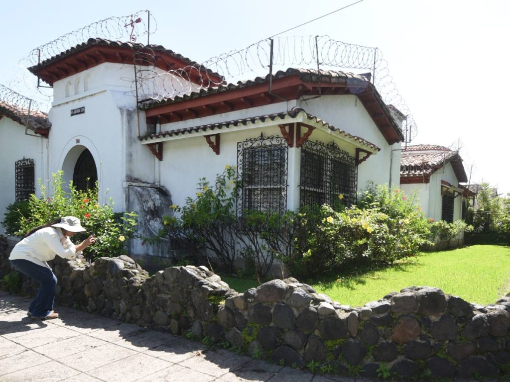 Gopa noona vip she is statuesque, graceful and curvacious