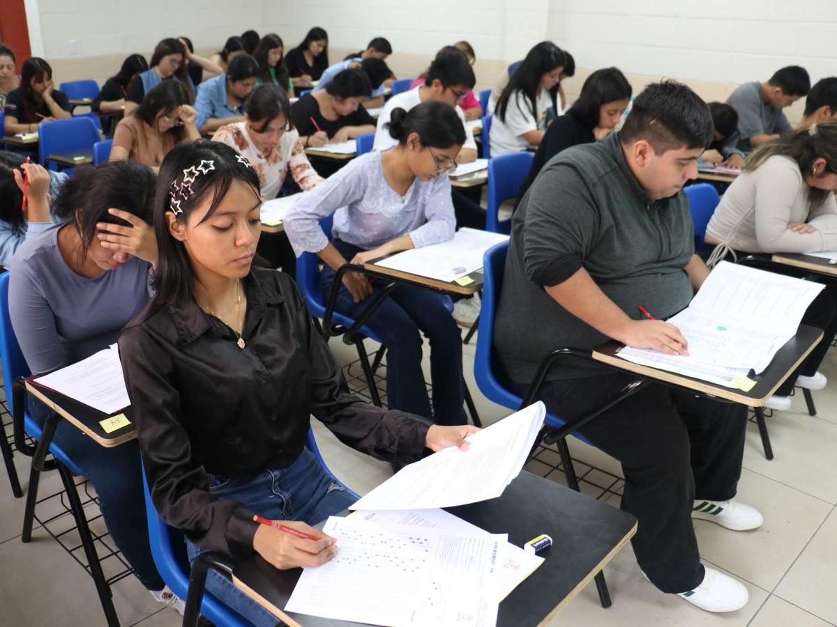 Más de 13,600 jóvenes buscan ingresar a la Universidad de El Salvador ...