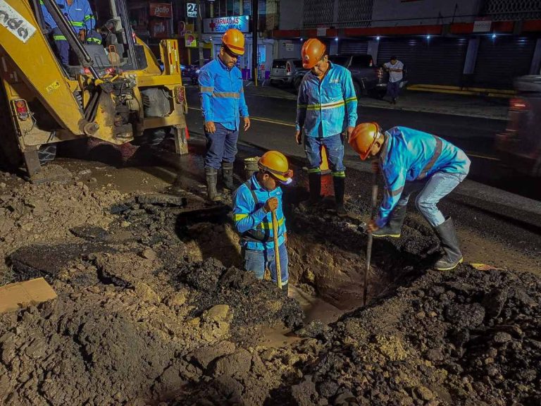 Restricción vehicular en Mejicanos por cambio de tuberías